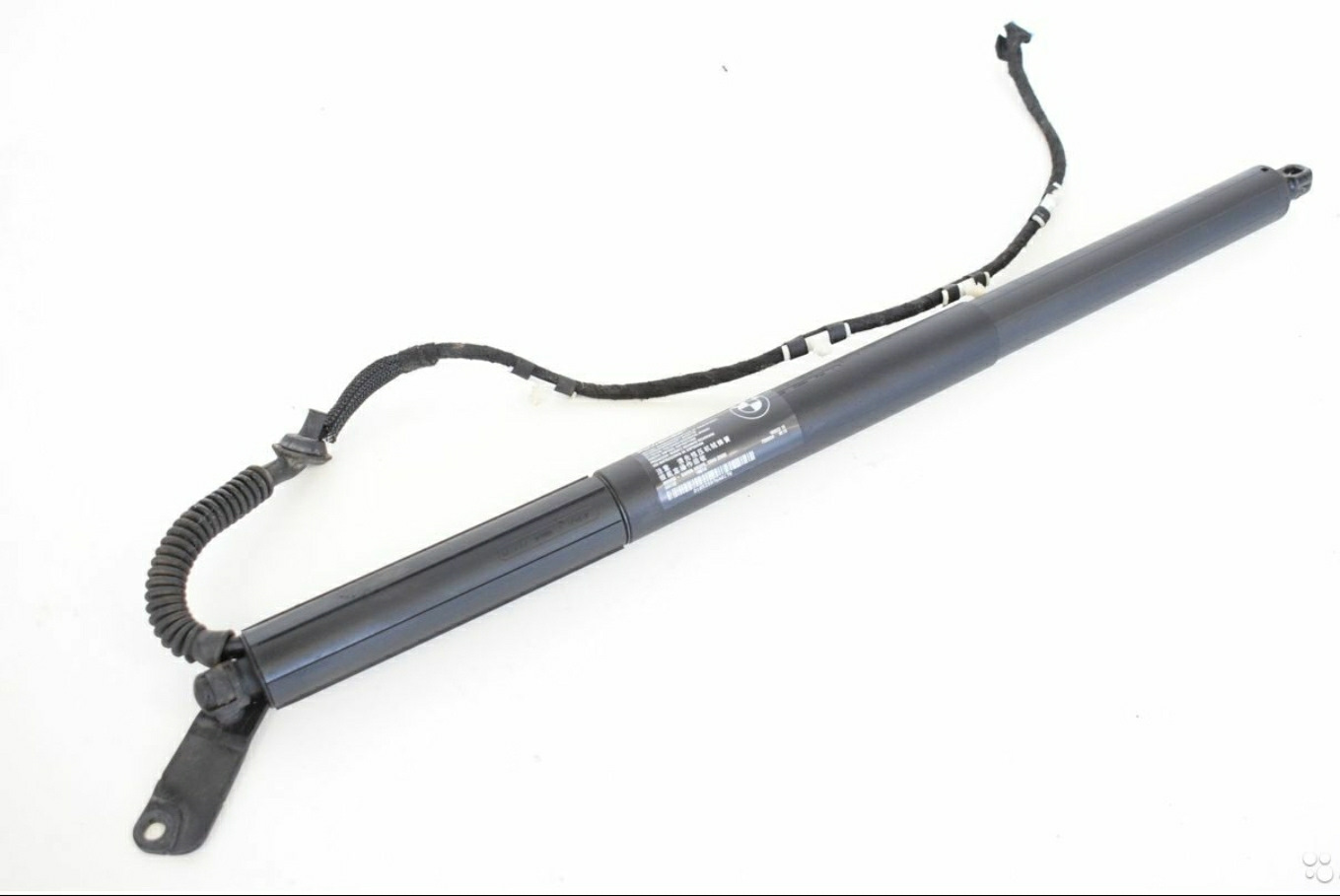 Временно. Электропривод в багажник правый — BMW X3 (F25), 2 л, 2015 ...