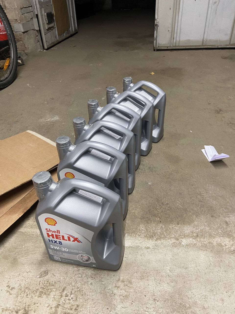 Пополнил запасы масла на 2года Shell Helix HX8 5W-30 — BMW X5 (F15), 3 ...