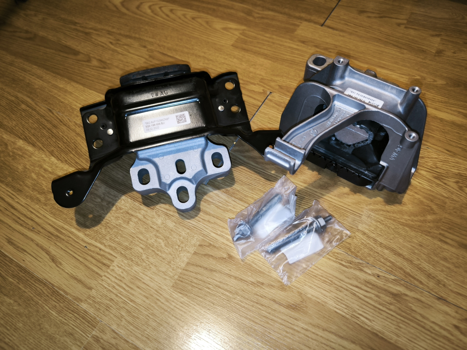 Замена верхних опор двигателя. — Volkswagen Passat Alltrack (B8), 2 л ...