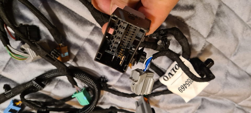 Установка подогрева Передних сидений. 2 часть. — Volvo XC90 (2G), 2 л ...