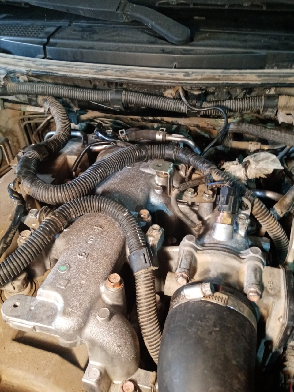 Чистка впускного коллектора. — Mitsubishi L200 (4G), 2,5 л, 2014 года ...