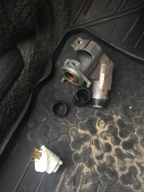 155905851 Корпус замка зажигания / AUDI-80/90 78-86, VW 74~ VAG ...