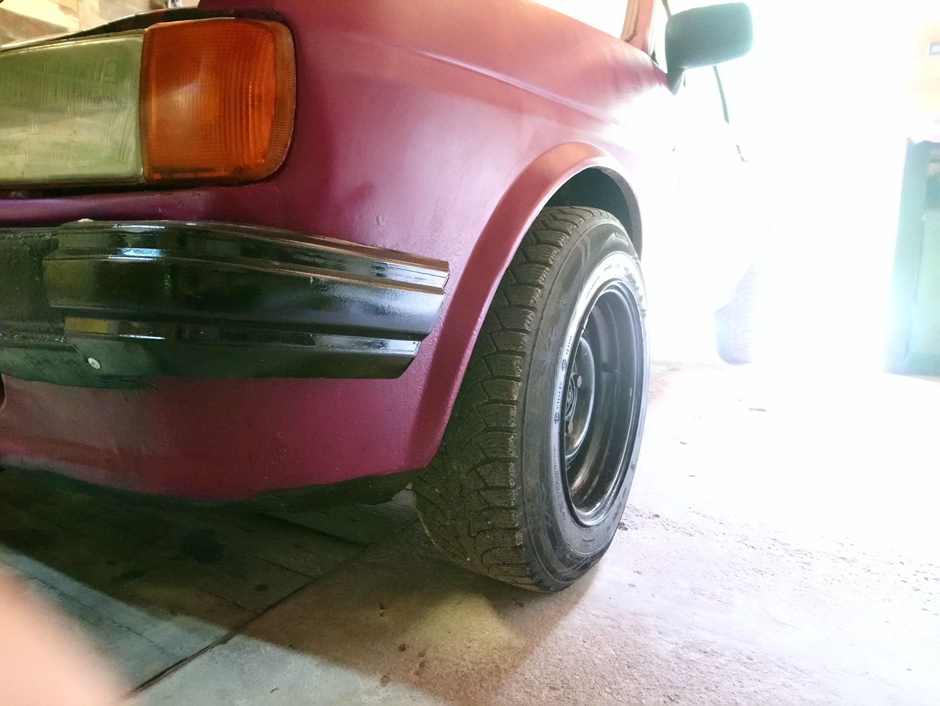 Запас резины :) — Ford Fiesta (Mk II), 1,1 л., 1984 года | просто так ...