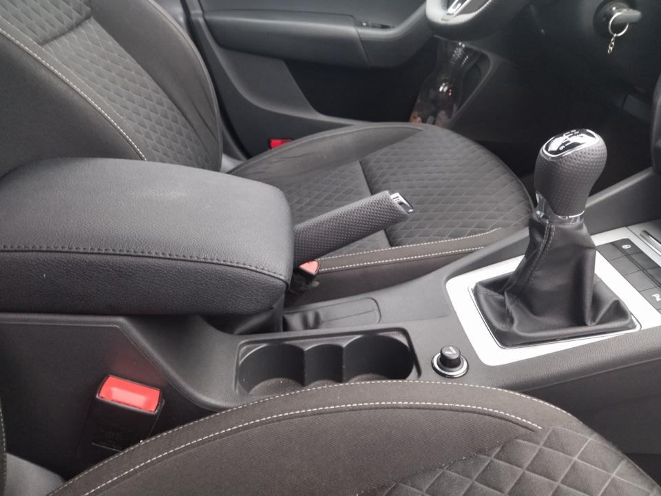 Рычаг КПП, ручник в кожу — Skoda Octavia A7 Mk3, 1,4 л, 2016 года ...