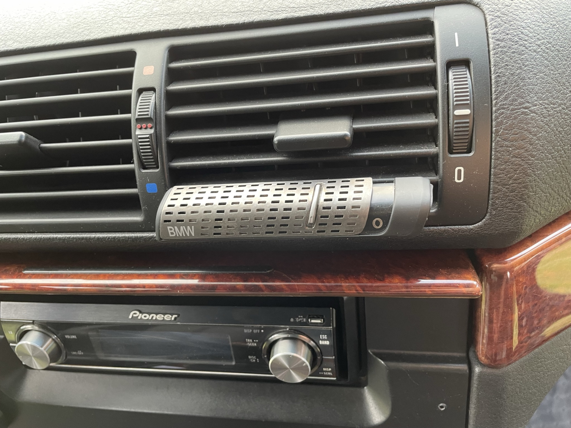 освежитель воздуха BMW — BMW 5 series (E39), 3 л, 2001 года ...