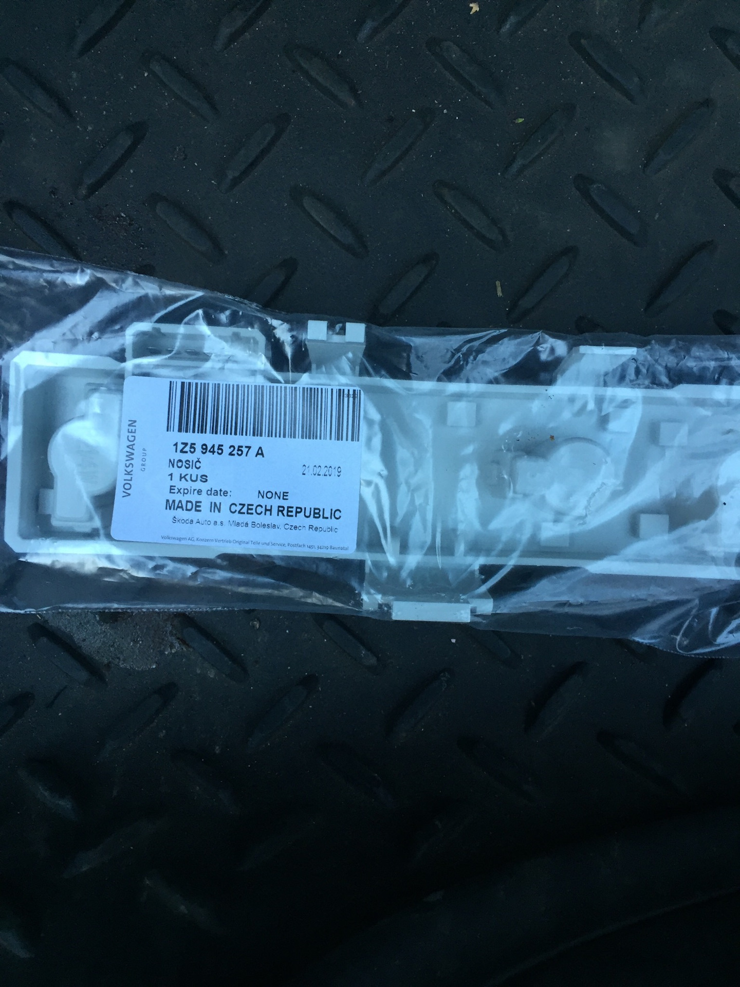 Замена платы левого заднего фонаря — Skoda Octavia A5 Mk2, 1,6 л, 2010 ...