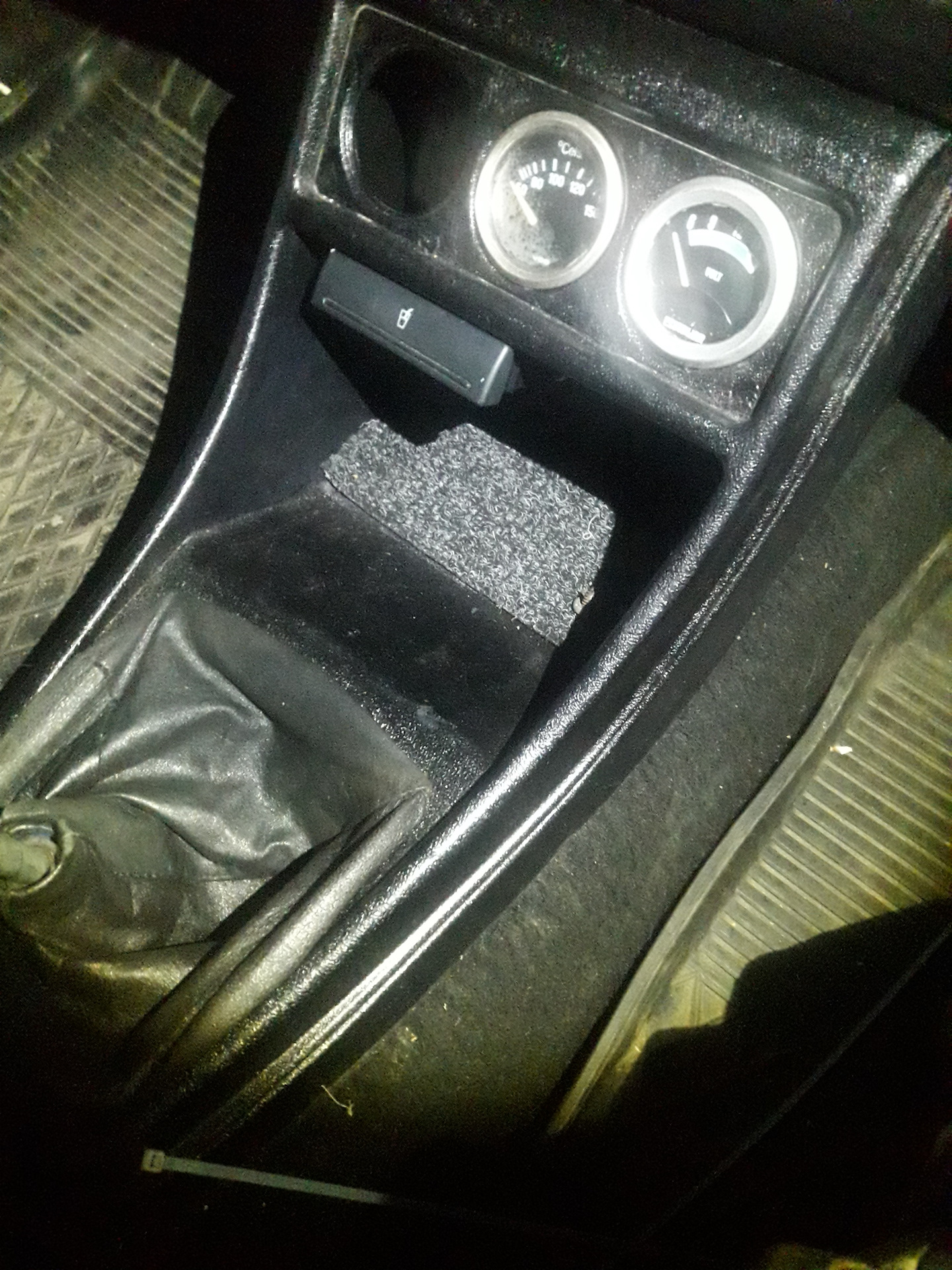 Подстаканник в гольф мк1 — Volkswagen Golf Mk1, 1,6 л, 1983 года ...