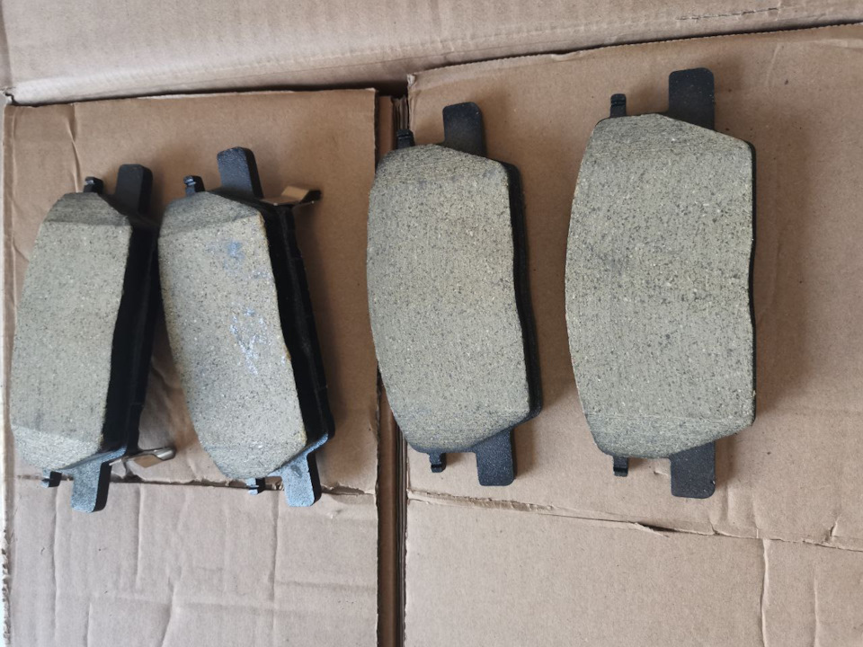 Колодки тормозны перед 84121520 керамика на Chevrolet Equinox (3G ...