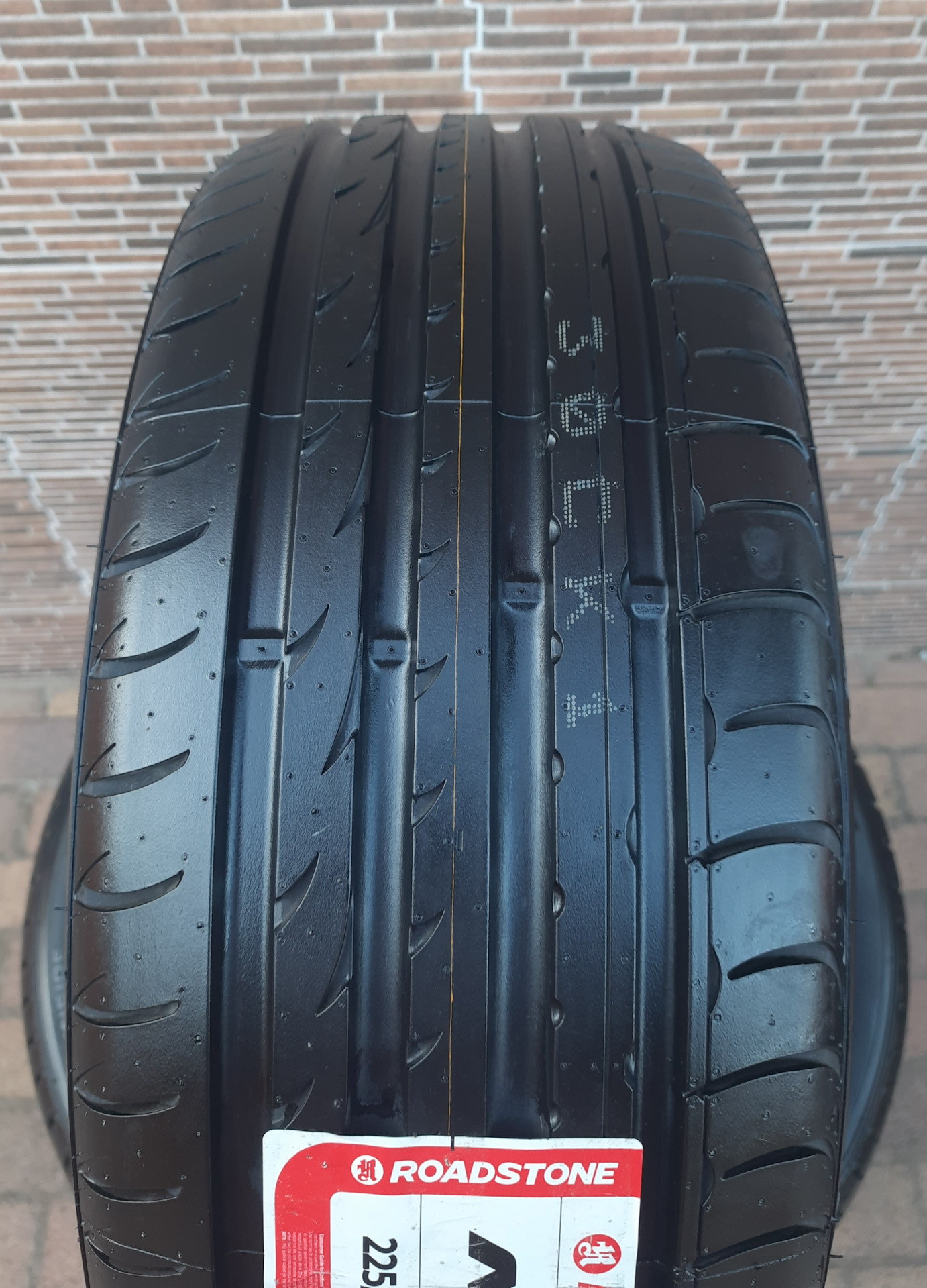 Roadstone N8000 225/45ZR18! — Mazda 6 (2G) GH, 2 л, 2008 года | шины ...