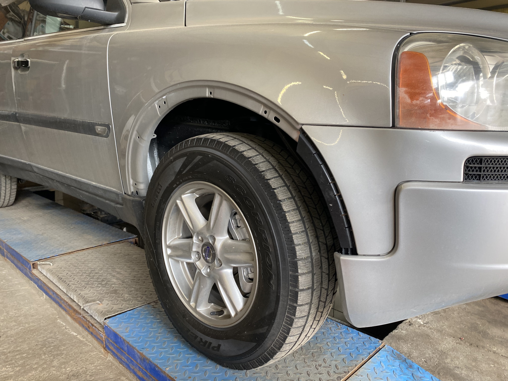 Продолжая сборку…Бампер…пороги…расширители…подкрылки… — Volvo XC90 (1G ...