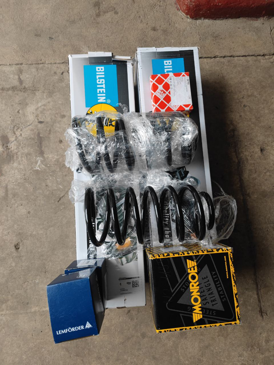 Тизер! Bilstein b4 + Eibach pro kit -30 — Volkswagen Golf Mk4, 1,6 л ...