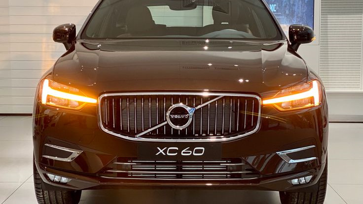 Где находится модуль VCM в Volvo XC60 2019 T5? Замена аккумулятора ...