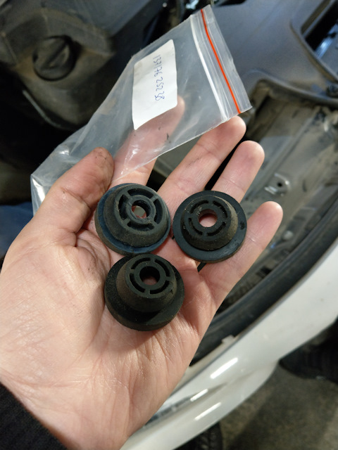 13717571356 Буфер BMW | Запчасти на DRIVE2