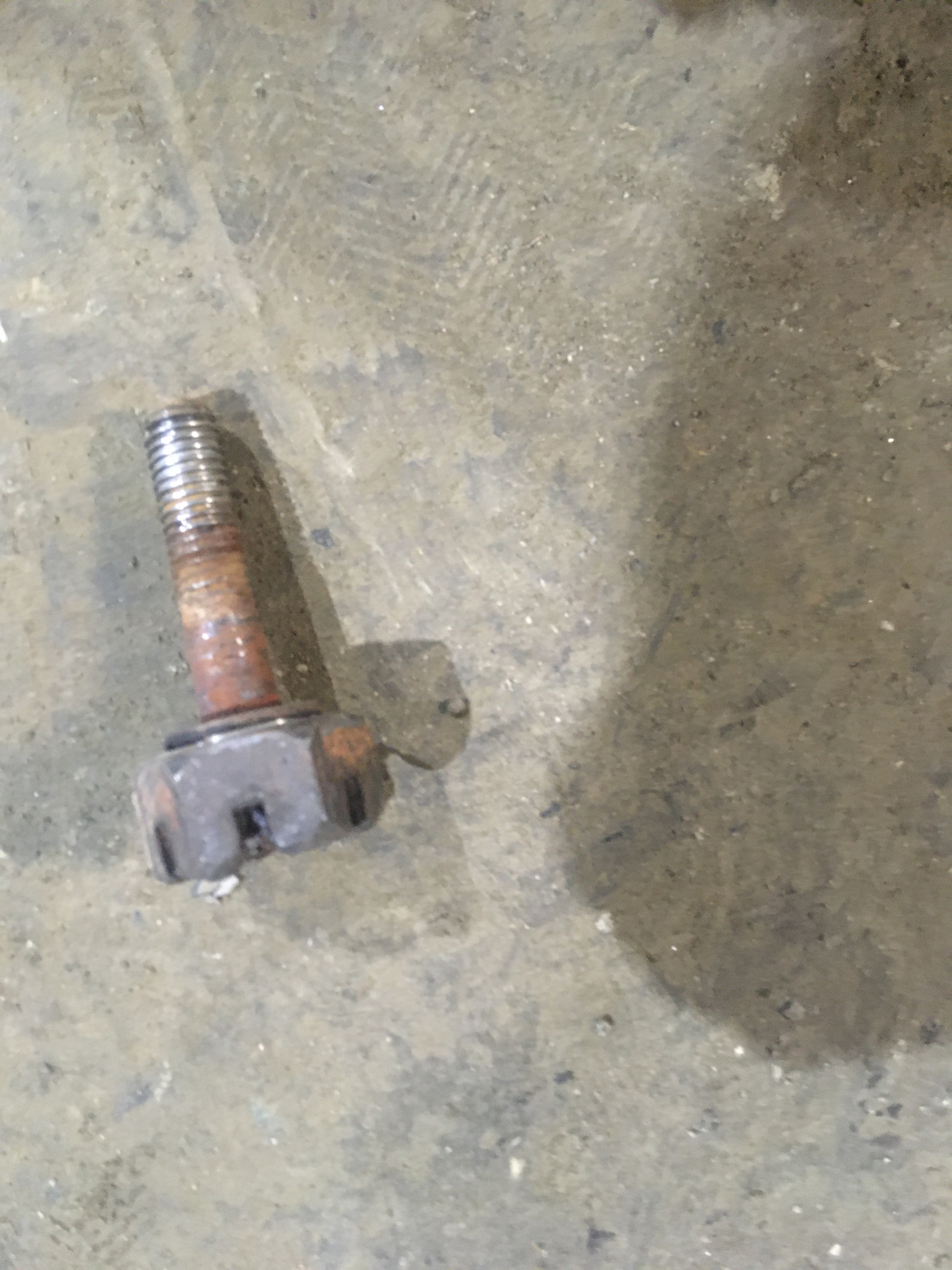 Замена передних стоек. — Volvo XC70 III, 2,4 л, 2013 года | визит на ...