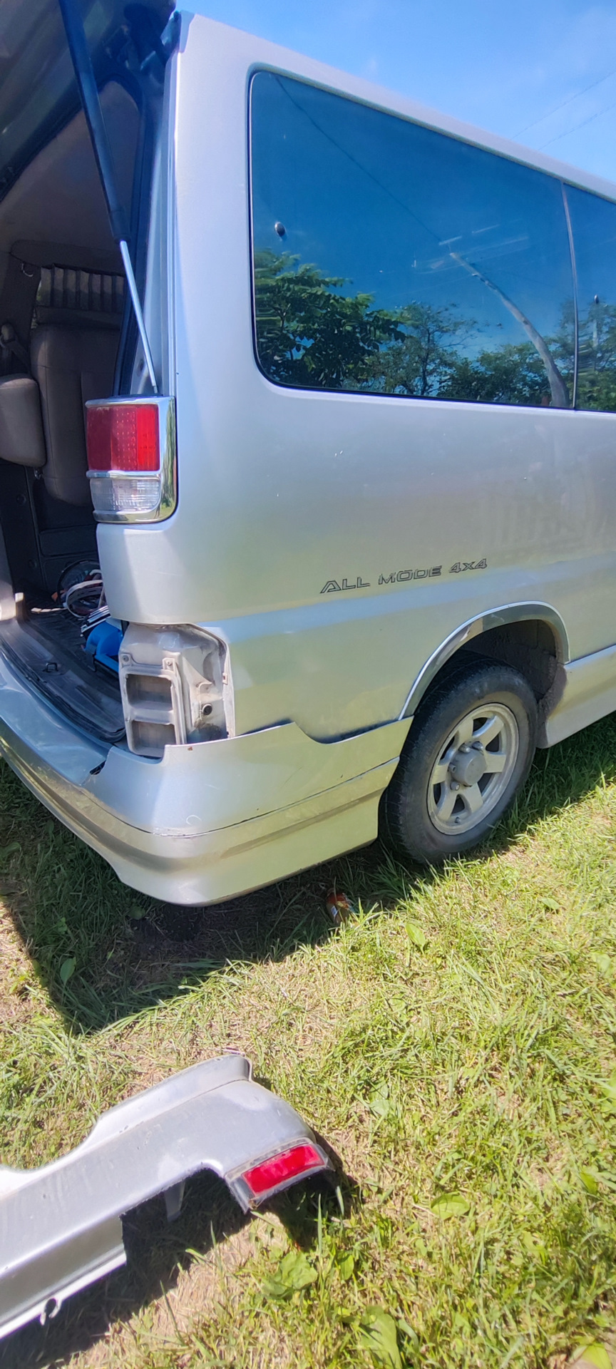 Задний бампер — Nissan Elgrand (E50), 3,3 л, 1998 года | тюнинг | DRIVE2