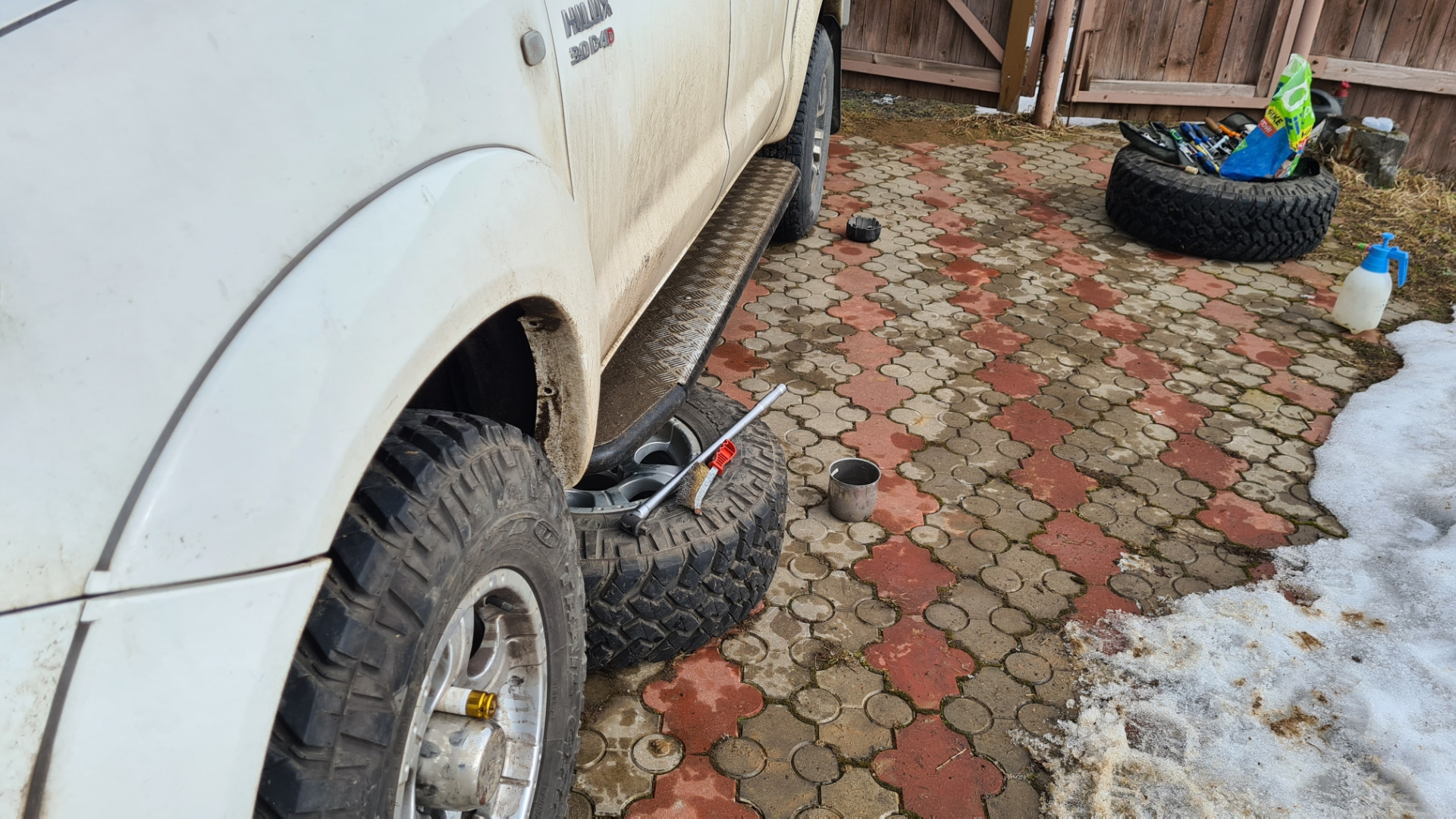 38-Переобувка в лето (92т км) — Toyota Hilux (7G), 3 л, 2010 года ...