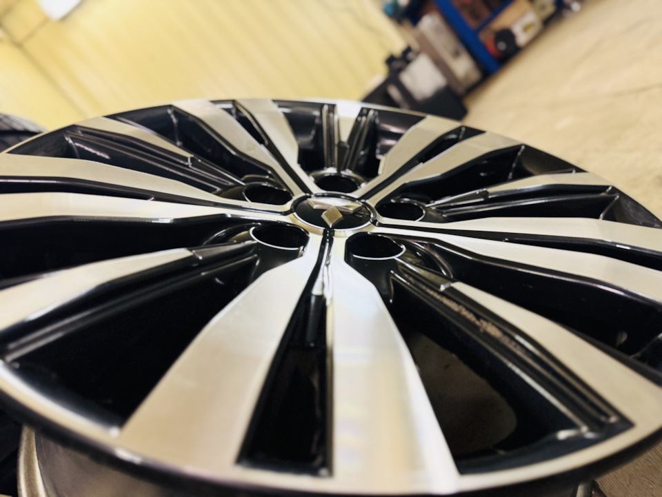 Летний комплект: Шины Диски — Mitsubishi Outlander (3G), 2 л, 2015 года ...