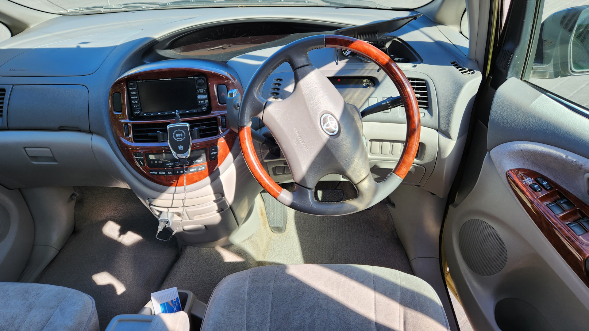 Toyota Estima (II) 2.4 бензиновый 2000 | на DRIVE2