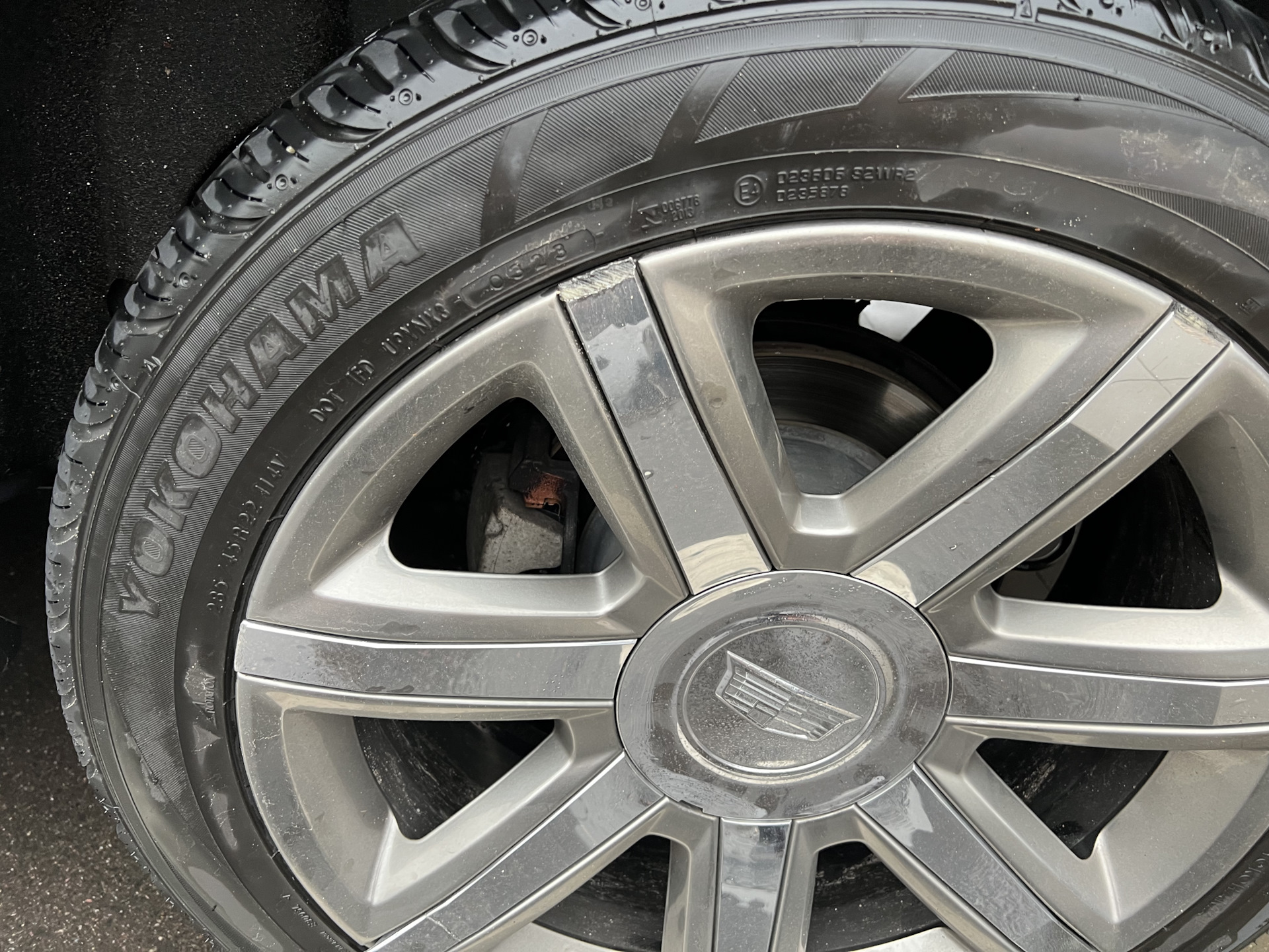 ТО: поменял задние диски и колодки — Cadillac Escalade ESV (3G), 6,2 л ...