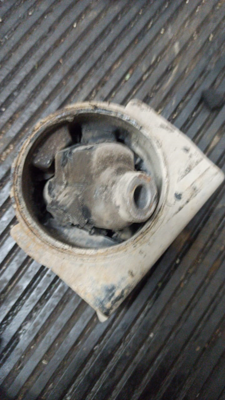 замена подушек двиготеля — Geely Emgrand EC7 FE-1, 1,5 л, 2013 года ...