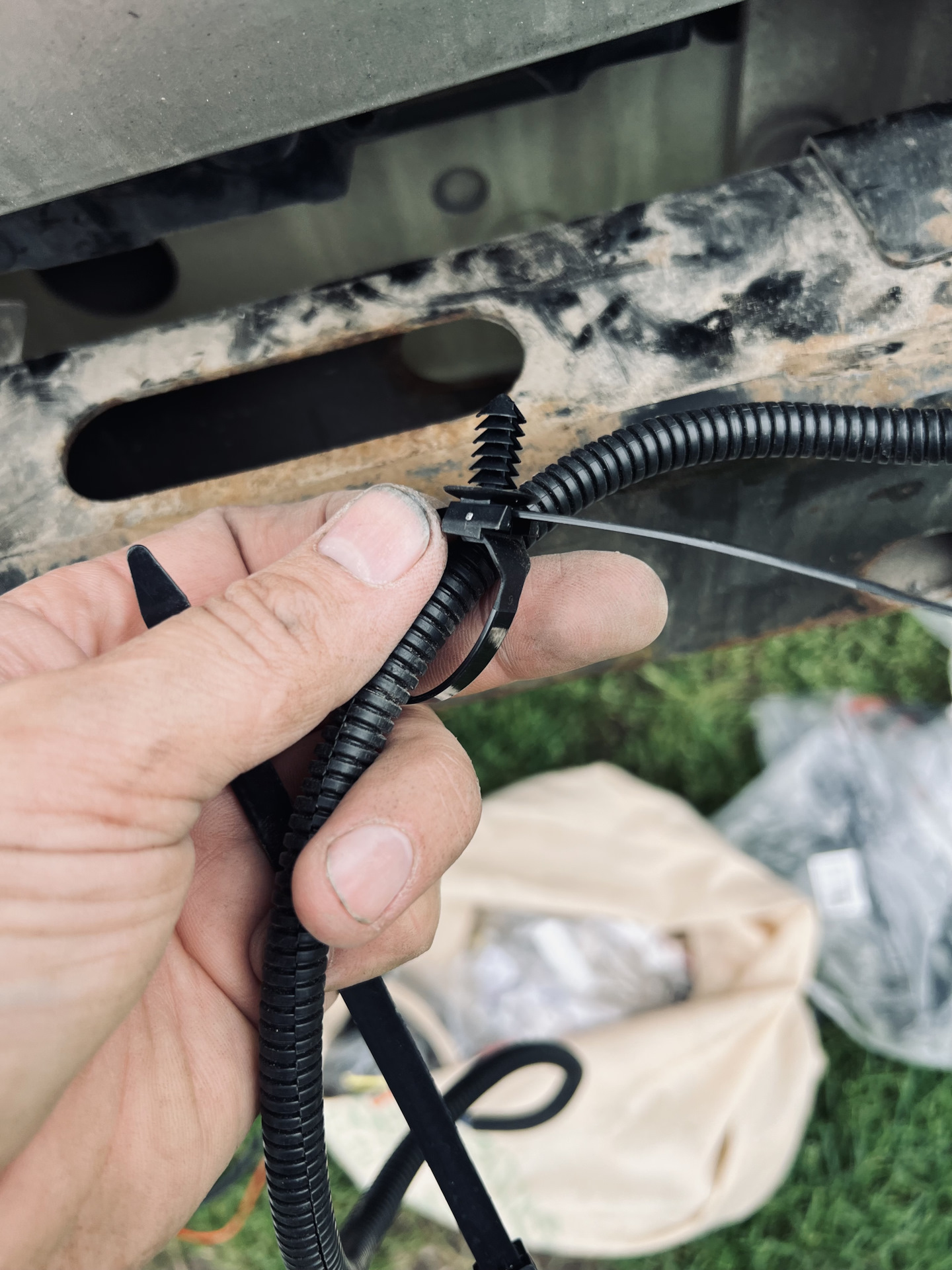 Дооснащение штатной системы жестового открытия багажника Gesture ...