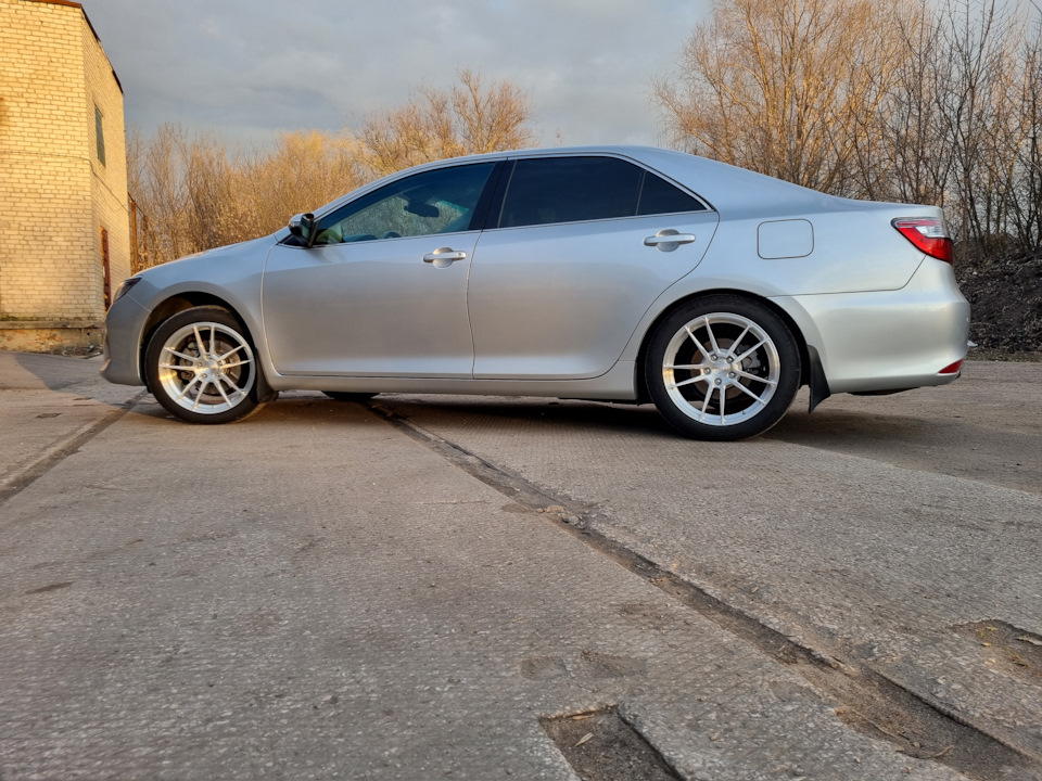 Переобулся — Toyota Camry (XV50), 2,5 л, 2017 года | колёсные диски ...
