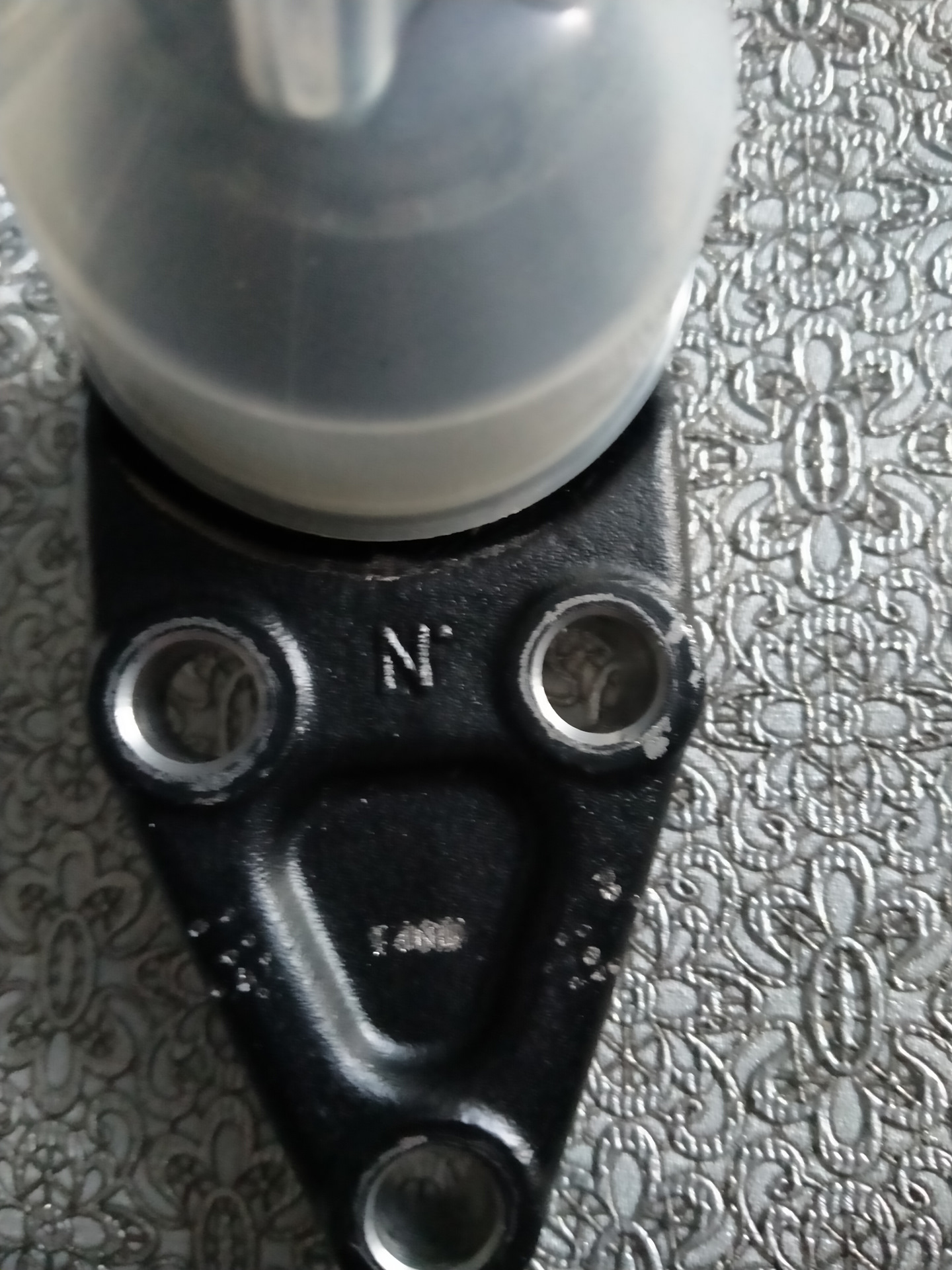 Оригинальная задняя шаровая 4110А073 — Mitsubishi Pajero (4G), 3 л ...