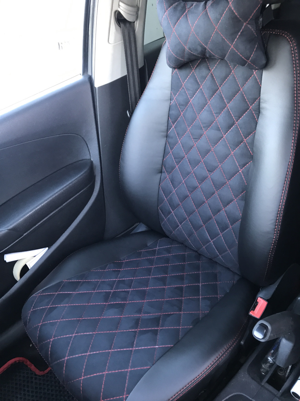 Новый чехлы на сидушки ) — Volkswagen Polo Hatchback Mk5, 1,2 л, 2012 ...