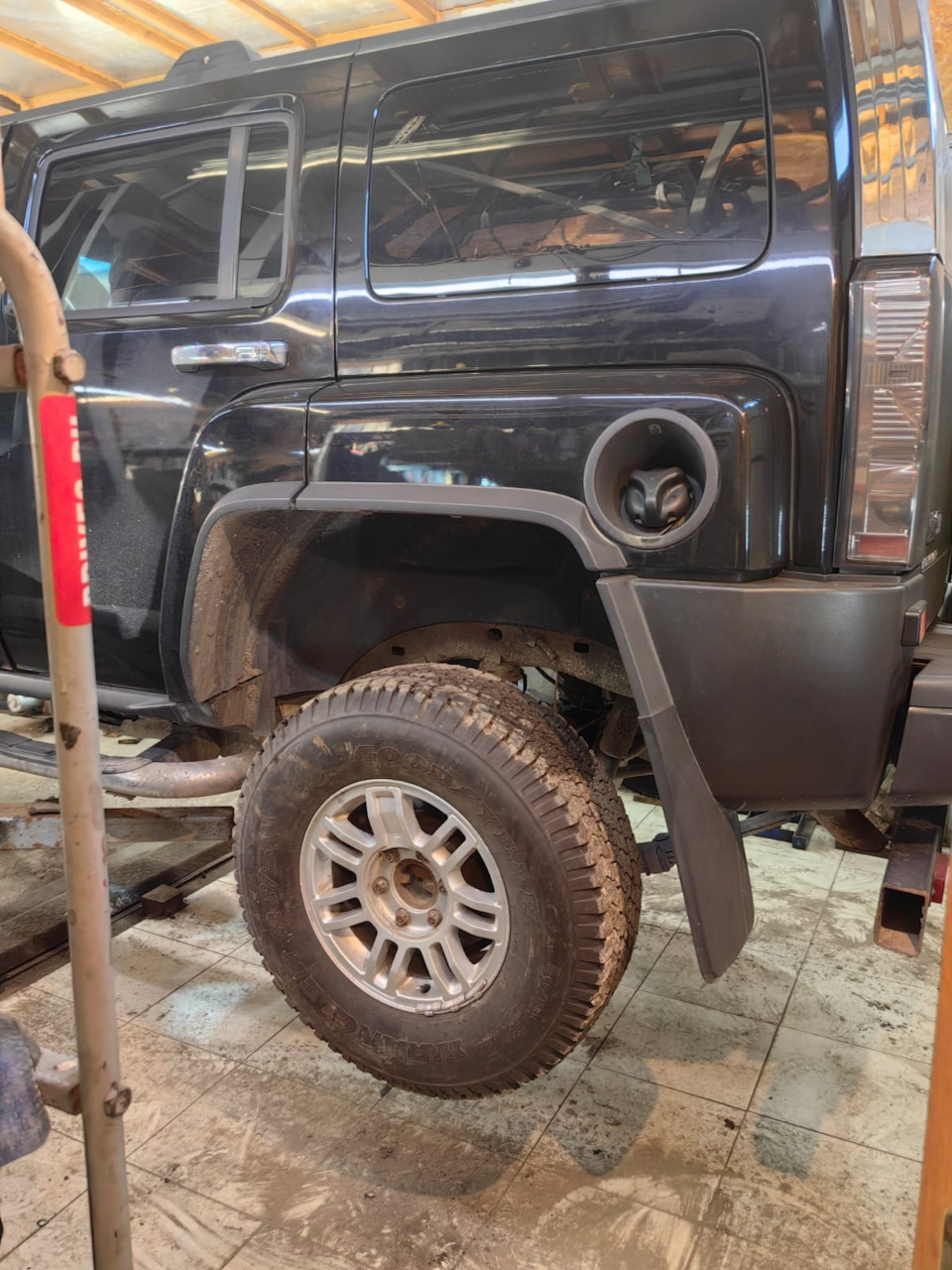 Передние ступици и колодки перед зад — Hummer H3, 5,3 л, 2009 года ...