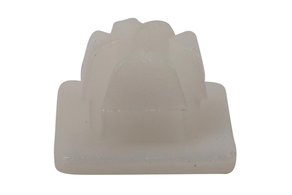 3907444 Распорная втулка панели крепления номерного знака GM | Запчасти ...